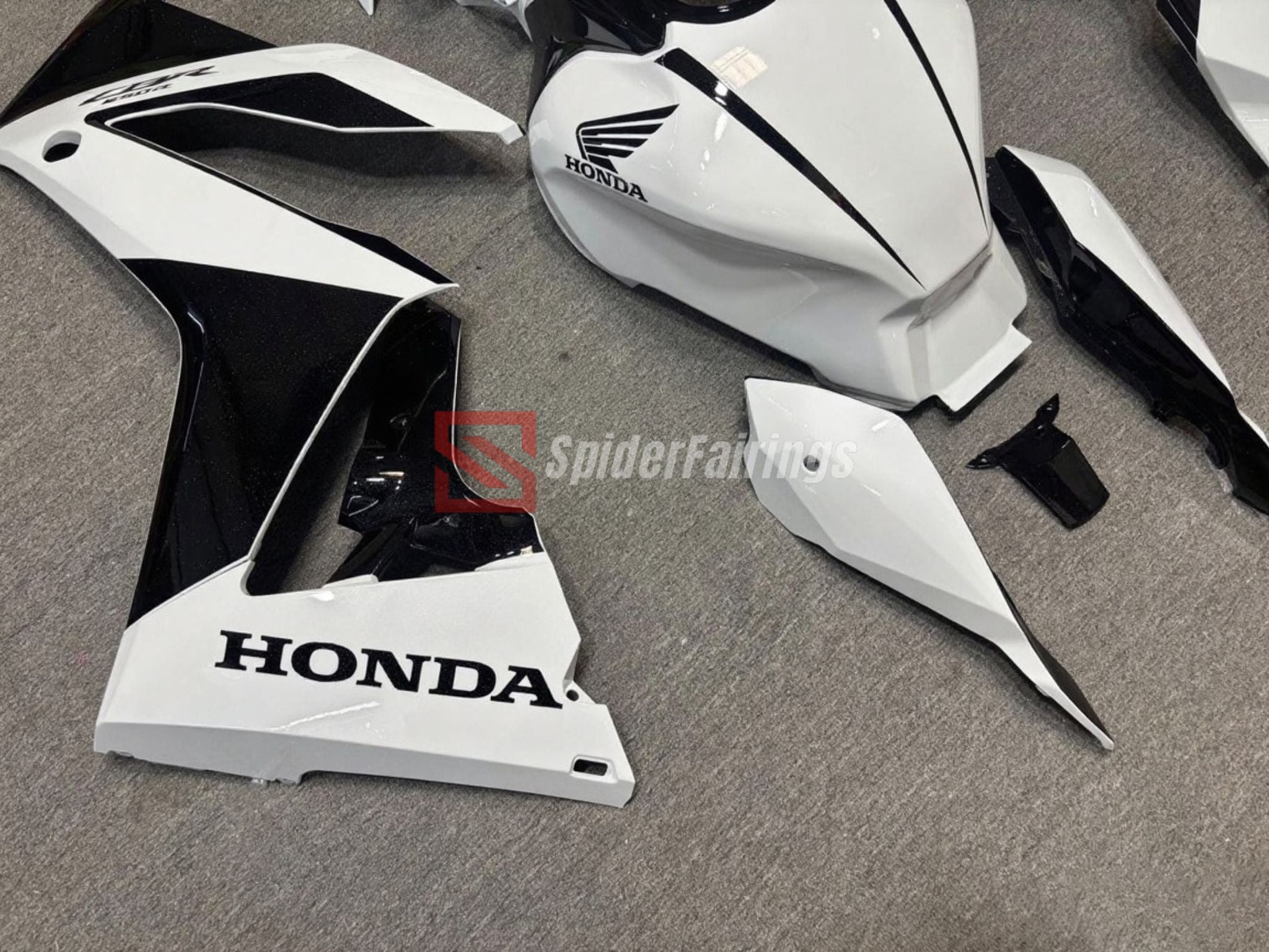 Gloss White and Black-Honda CBR650R 2024 – SpiderFairings